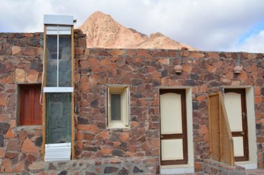 Adapted Trombe wall could revolutionise off-grid housing in arid ...